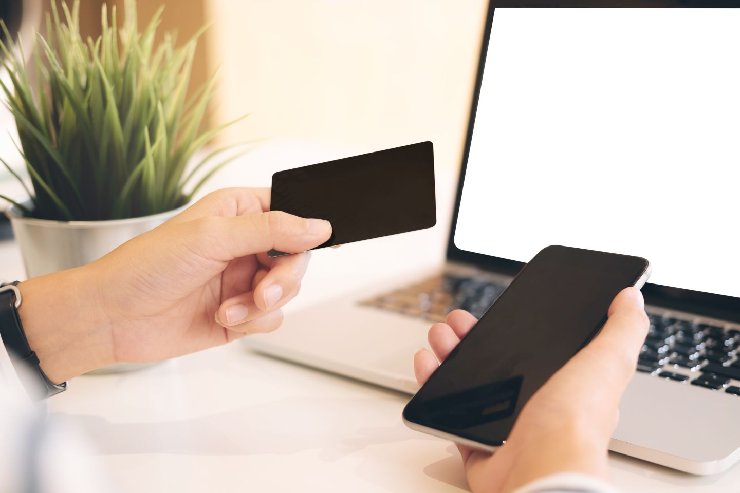 Why is Mobile Banking Considered Riskier Than Online Banking | Suisse ...